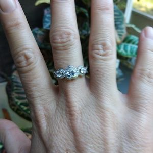 boutique | Jewelry | Pretty Bling Ring W Heart In Middle | Poshmark